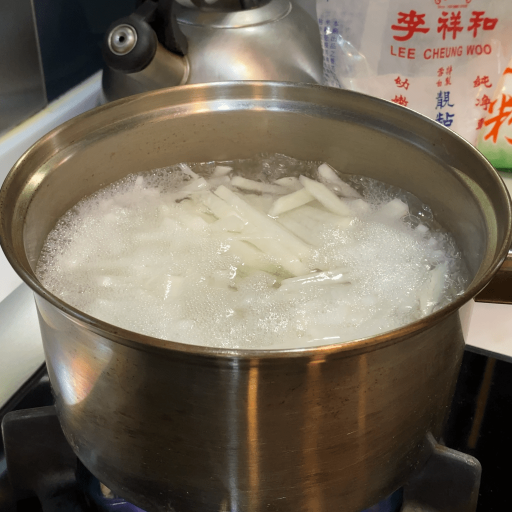 Turnip Cake 蘿蔔糕 (Chinese Lo Bak Go) - HomeCookJournal