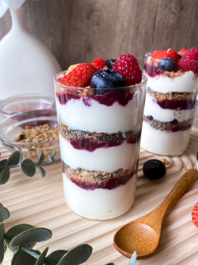 5-Ingredient Greek Yogurt Parfait - HomeCookJournal